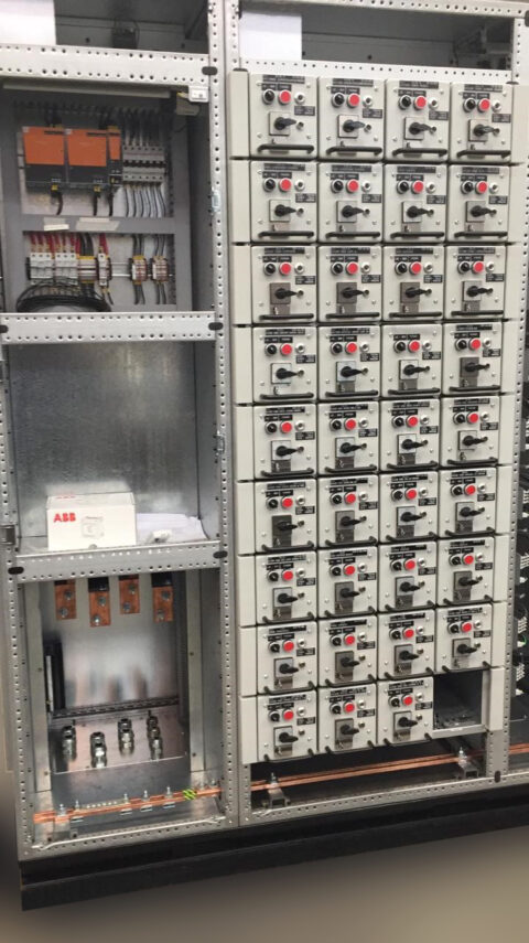 Customizable: Main switchboards, parts & components - Logstrup