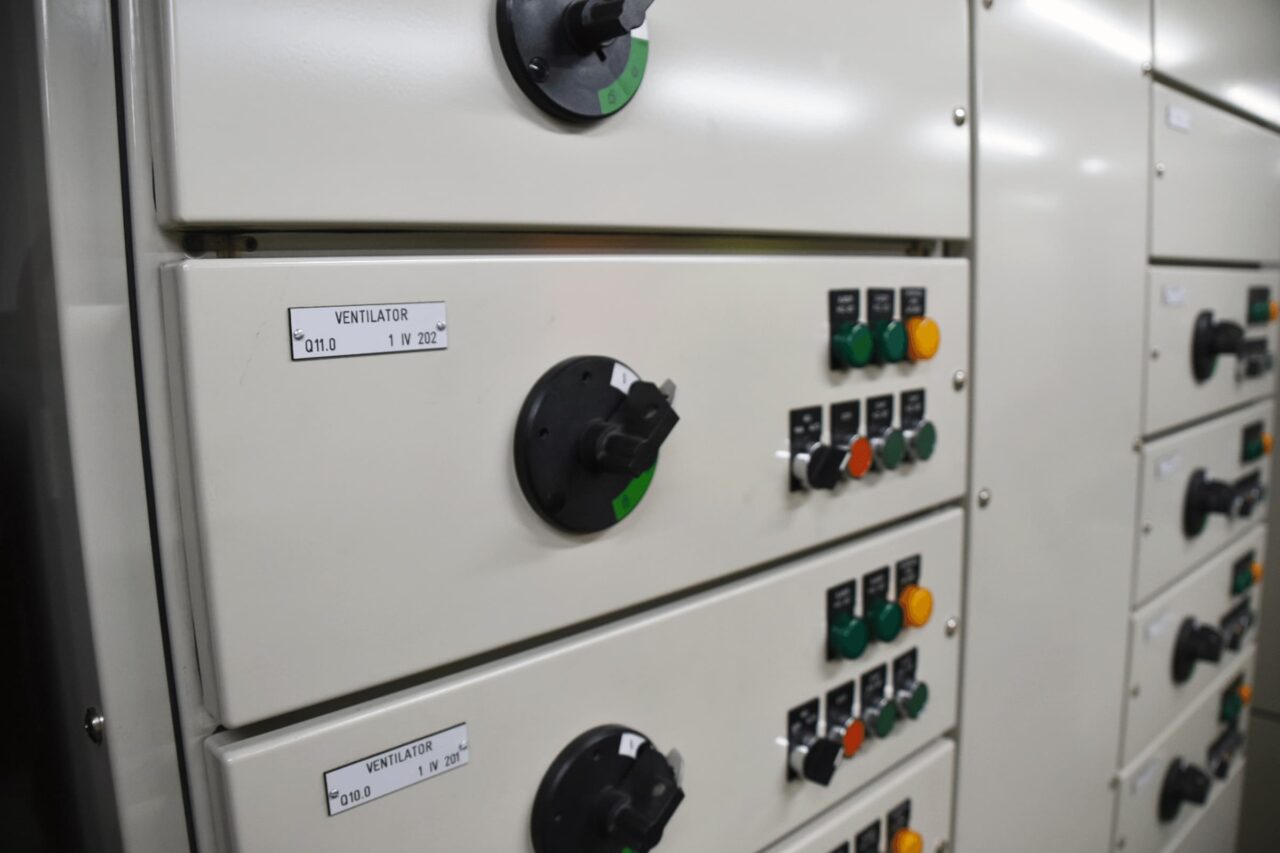 Customizable: Main switchboards, parts & components - Logstrup